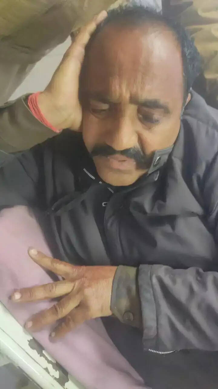 Chittorgarh में हुआ भीषण सड़क हादसा, एक्सीडेंट में अलग हुए RTO गार्ड के ...